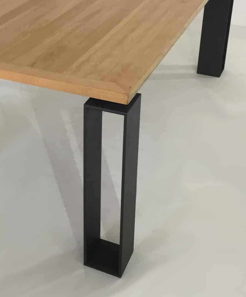Pied de table original en métal - Design exclusif